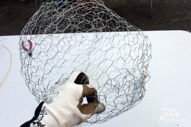 How to Make Giant Lighted Ornament Balls | Pretty Handy Girl | Bloglovin’